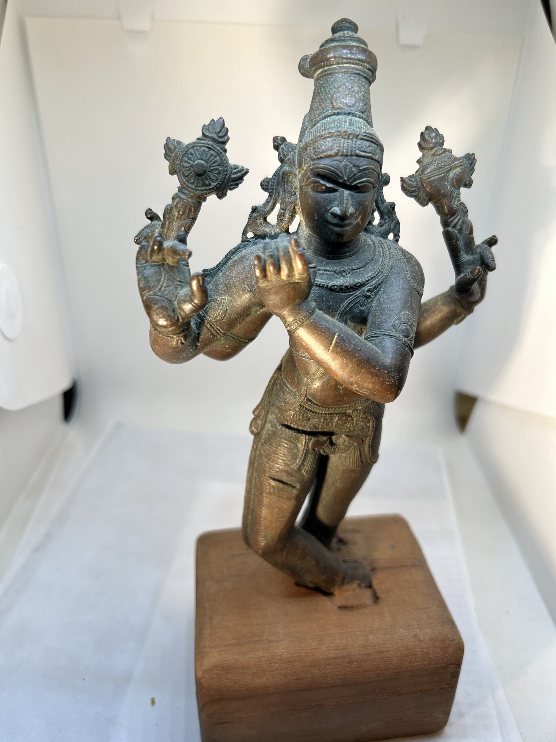 Krishna Venugopal with Vishnu attributes – Divine Distraction